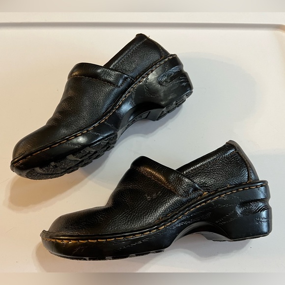b.o.c. | Shoes | 35 Boc Black Leather Clogs | Poshmark